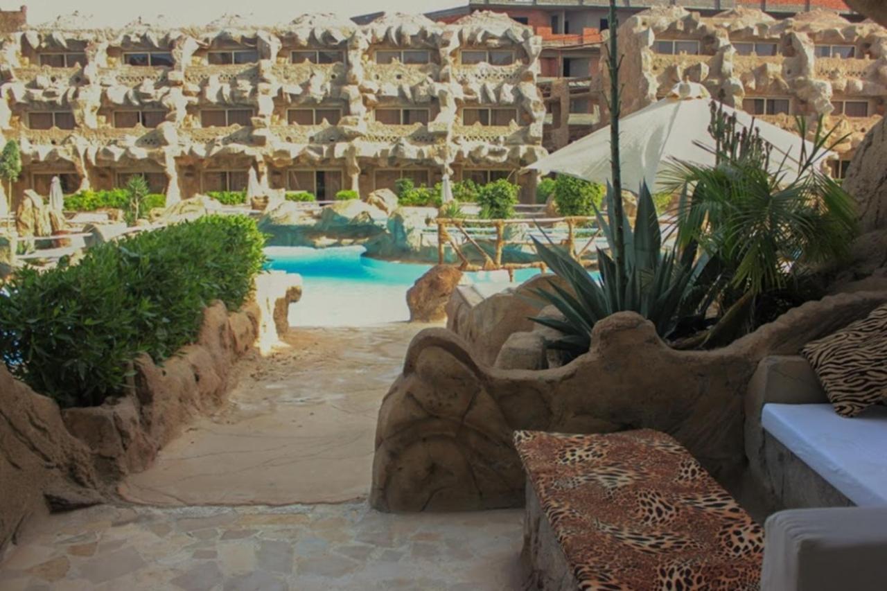 CAVES BEACH RESORT HURGHADA